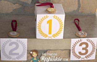 Olympic Winner Podium Signs {free printable} – Tip Junkie