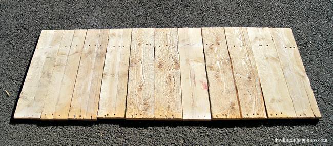 Whitewashed Coasted Pallet Mirror – Tip Junkie