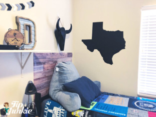 Texas College Dorm Room Ideas for Guys {for my Dylan!} – Tip Junkie