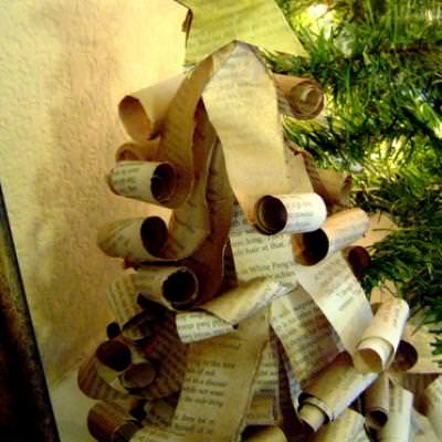 Old Book Page Christmas Trees {Christmas Paper Crafts} – Tip Junkie