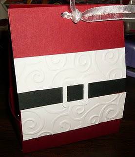 Santa stand up bag/gift box {Free Pattern} – Tip Junkie