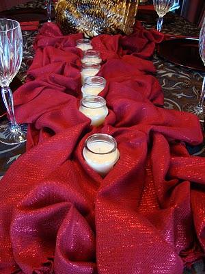 Use Scarves to Decorate Your Christmas Table and as a Take Home Favor ...