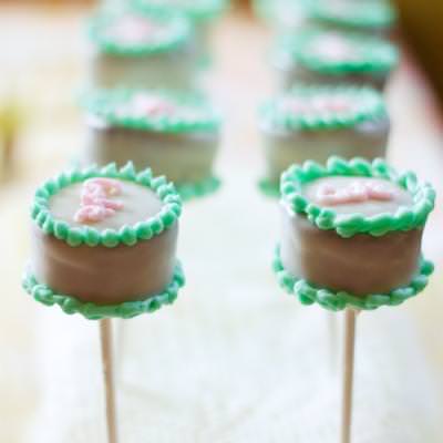 Mini Cake Cake Pops {How To Make A Cake} – Tip Junkie