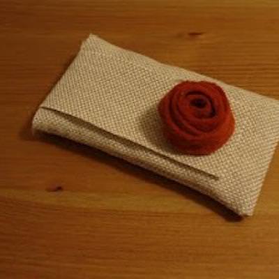 DIY Fabric Gift Pouch {Packaging or Gift Wrap} – Tip Junkie