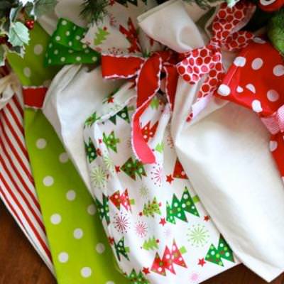 Fabric Gift Bags {Tutorial} – Tip Junkie