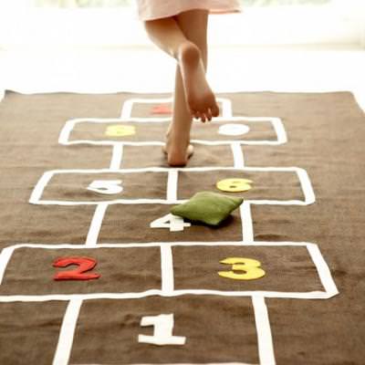 Roll Up Hopscotch Mat Tutorial {to-make} – Tip Junkie