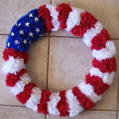 Carnation Flag Wreath {DIY Decor} – Tip Junkie