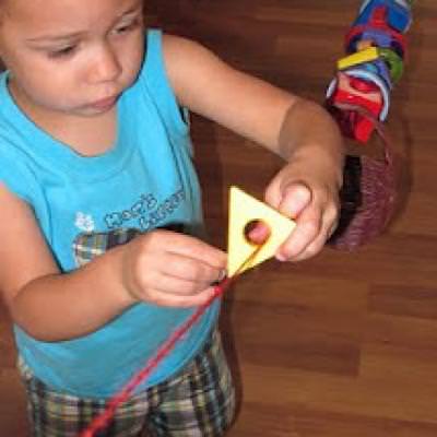 Moving Strung Objects {Preschool} – Tip Junkie