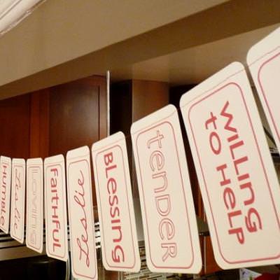 Personalized Moms Heart Garland {Mother’s Day Craft} – Tip Junkie