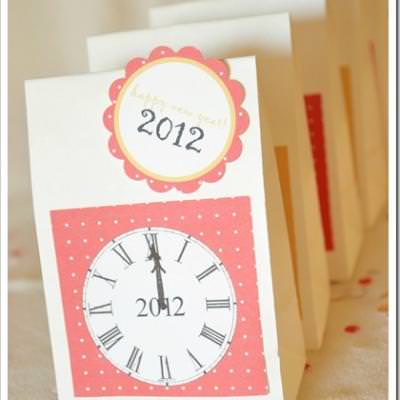 New Year’s Eve Countdown Bags {Paper Craft Ideas} – Tip Junkie