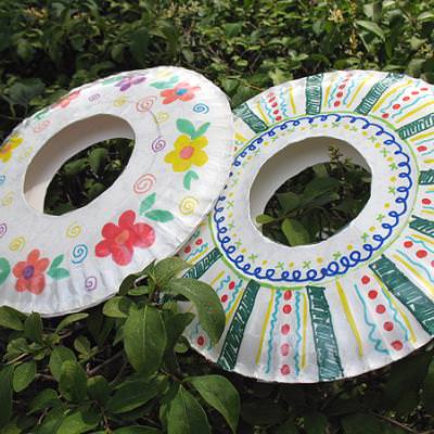 Paper Plate Frisbees {Kids Crafts} – Tip Junkie