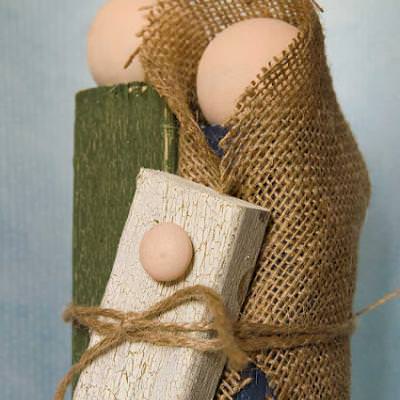 Simple Wooden Nativity {Christmas DIY Decor} – Tip Junkie