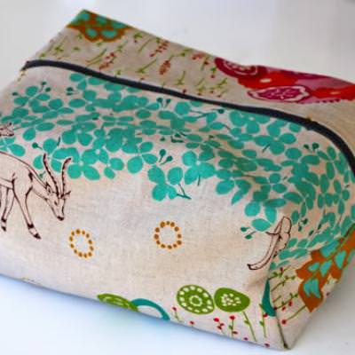Toiletry Bag Made with Oil Cloth {Gift Patterns} – Tip Junkie