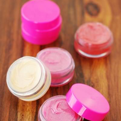 Two Ingredient Lip Gloss DIY {Makeup} – Tip Junkie